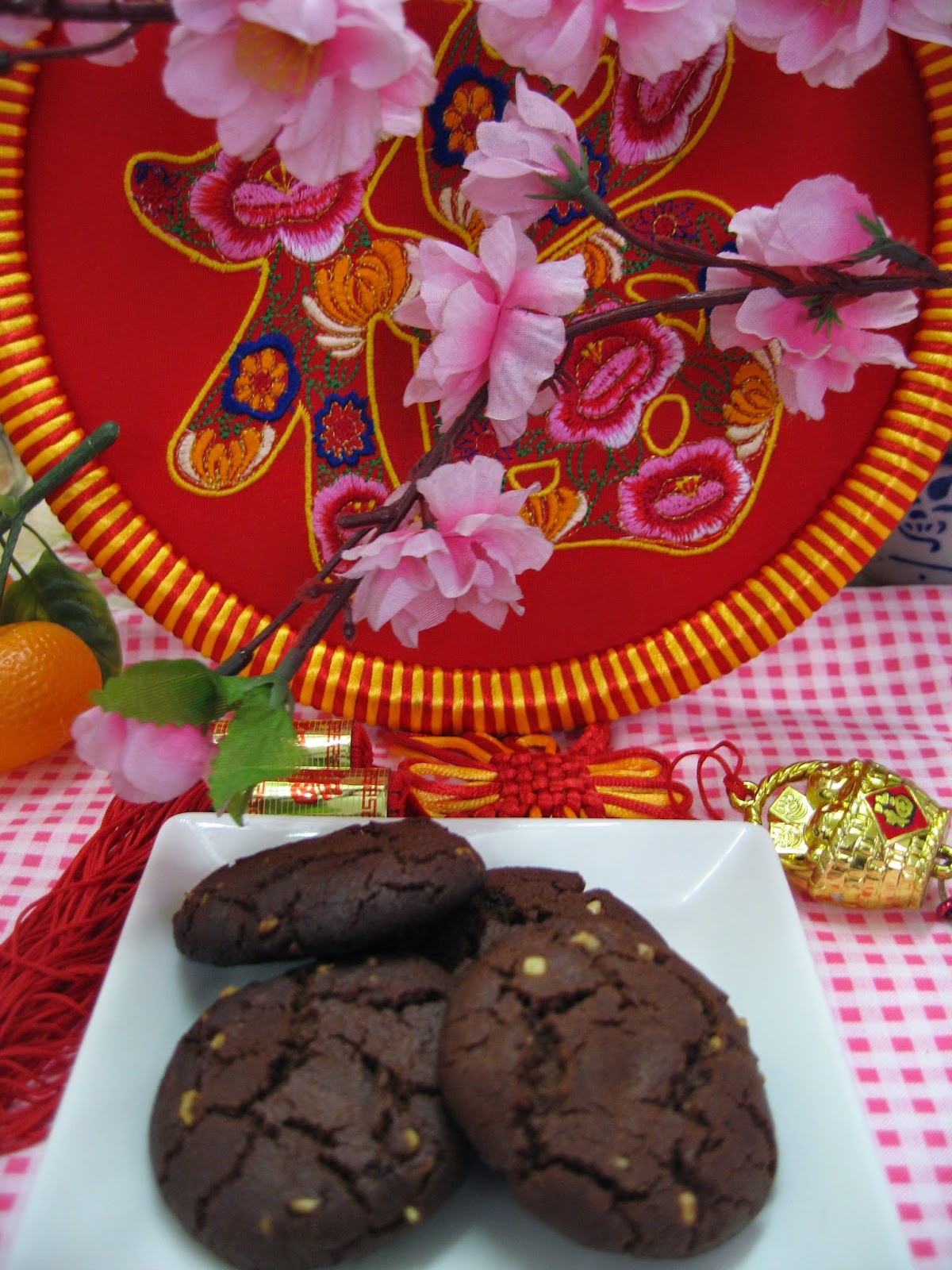 Sumptuous Flavours: Cookies : Chocolate Chip Ginger Nuts
