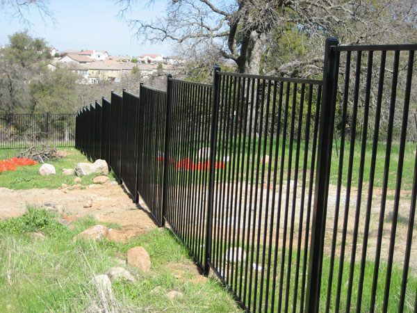Iron Fencing ~ WROUGHTIRONCONTRACTORS.COM