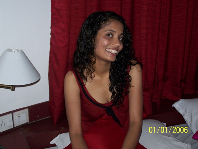 Enjoy Indian Real Life Down Blouse Of Indian Babe