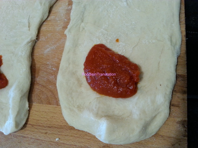 Treccia sbilenca ripiena - Wonky braided bread ~ Foodie in Translation