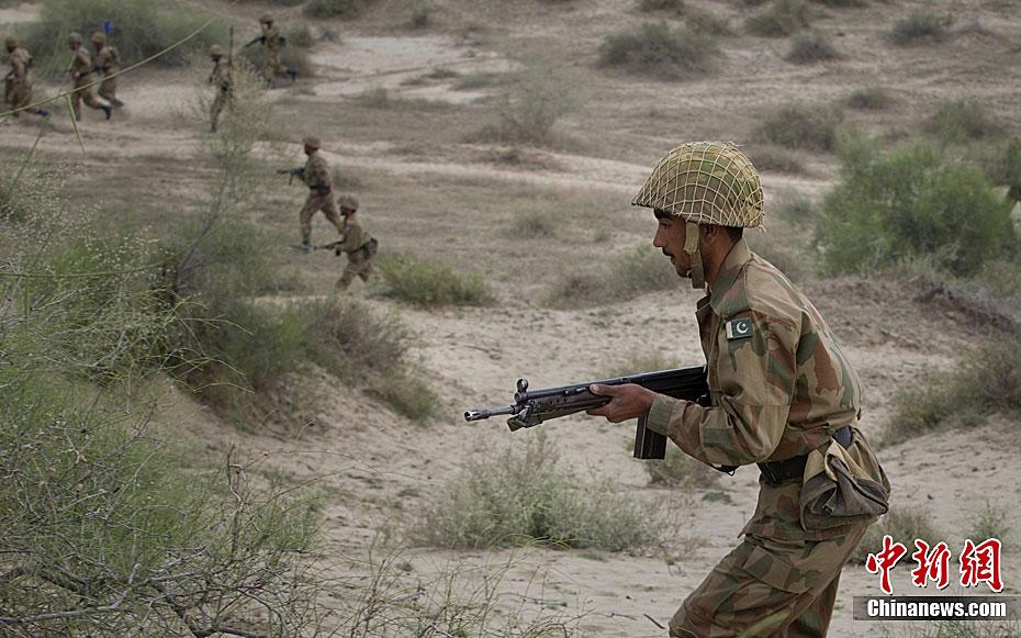 WORLD DEFENCE: Pakistan Military Exercises 2011 Held in Khudai Ranges