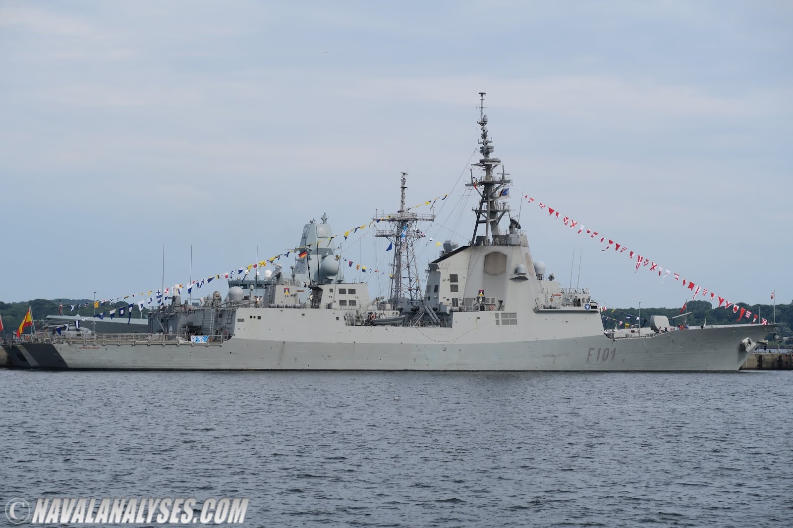 Naval Analyses: PHOTO GALLERY #23: Álvaro de Bazán, frigate of the ...