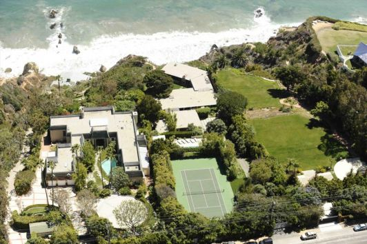 Global Real Estate Search Engine: Brad Pitt and Angelina Jolie Selling ...