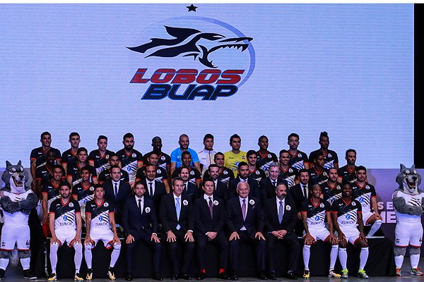 Presentan uniformes y plantel de Lobos BUAP para debutar en Liga MX