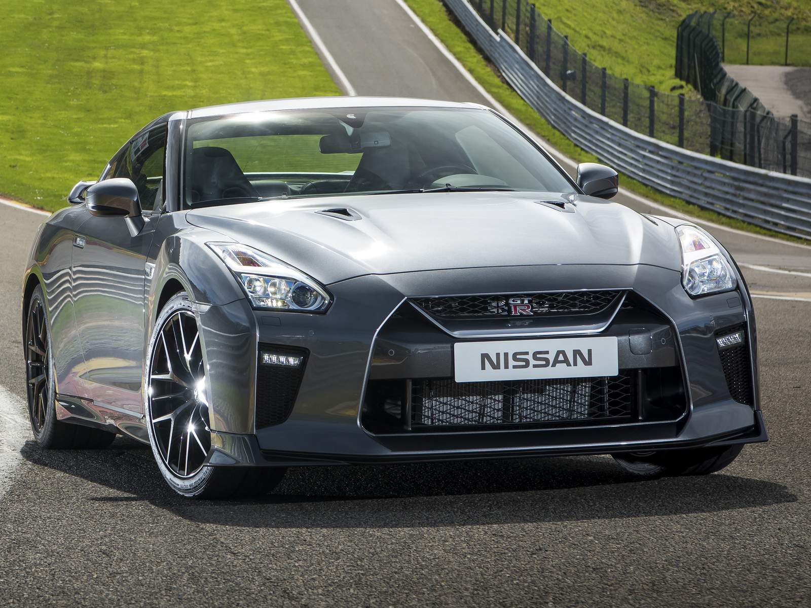 Nissan GT-R 2017 em exibição no Rio de Janeiro - Agosto