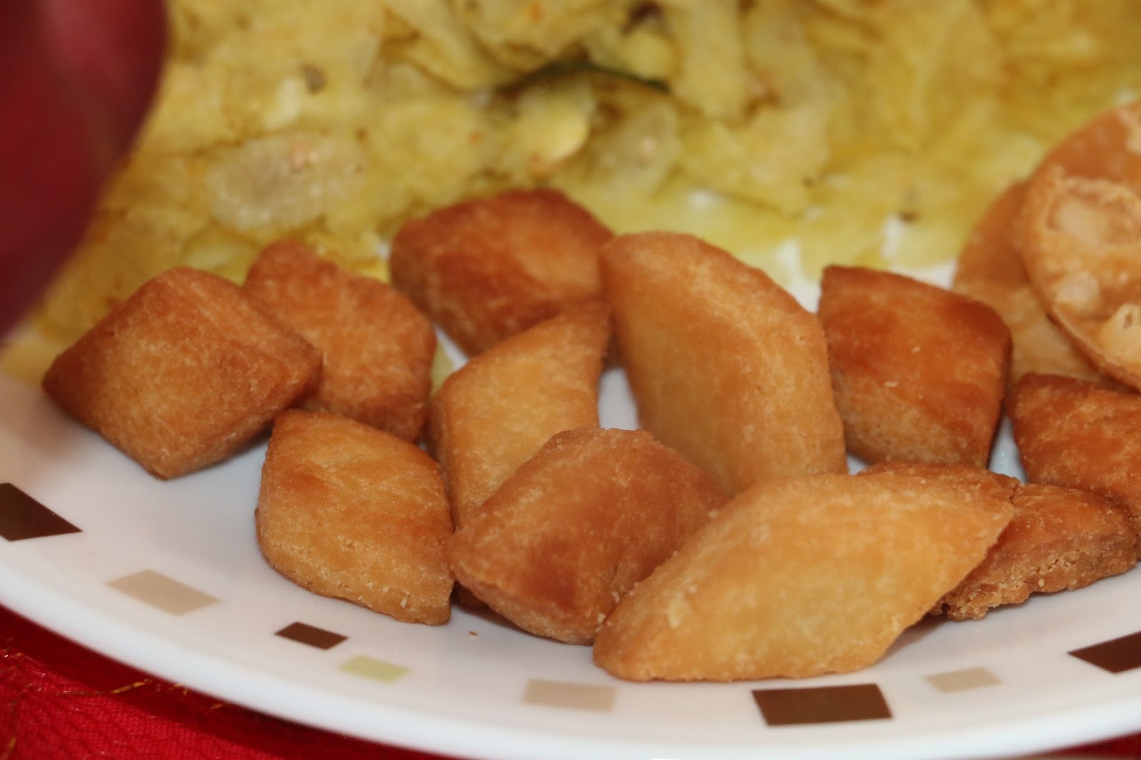 yummy delight for u: Shakkarpara / Shakkarpare / Shankarpali recipe