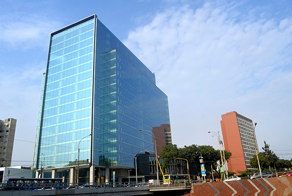 Edificios del Perú: Centro Empresarial Leuro