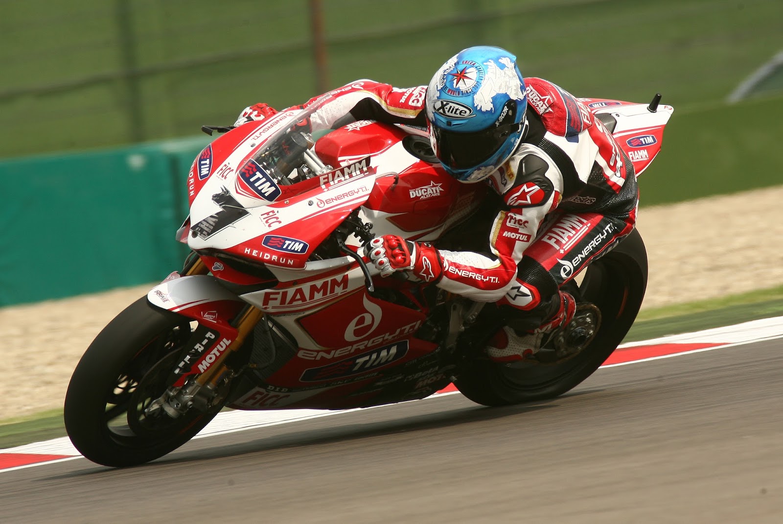 Racing Cafè: Photo #492 - Carlos Checa 2013