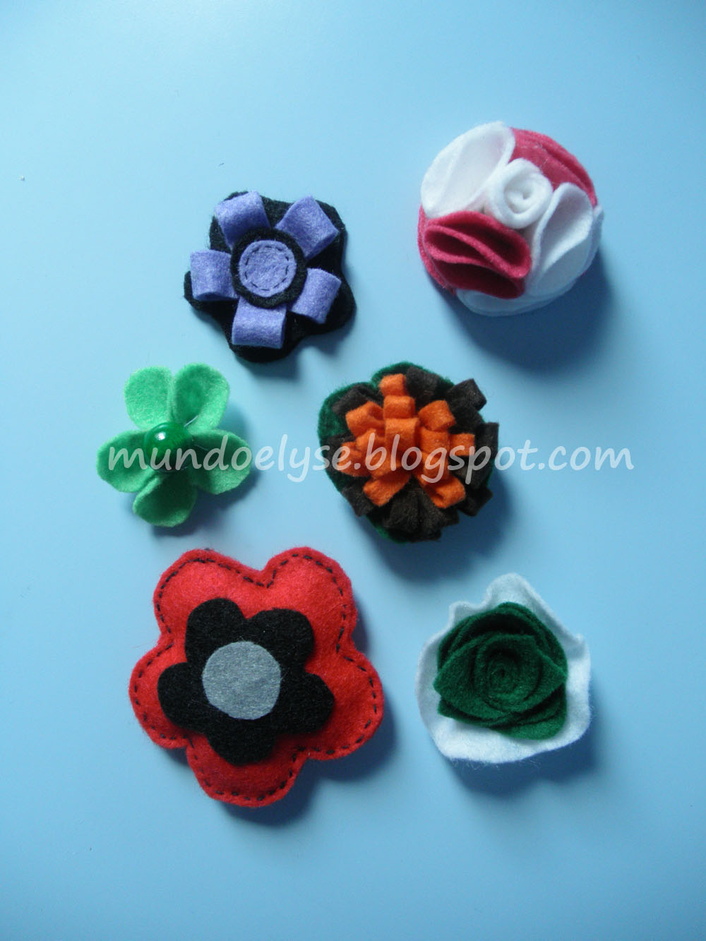 Recopilatorio de flores de fieltro | El Mundo de Elyse - punto de cruz ...