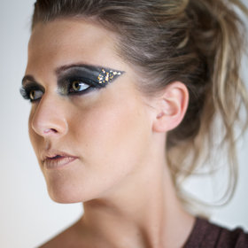 Get Global Information World: Fluttering Eyes