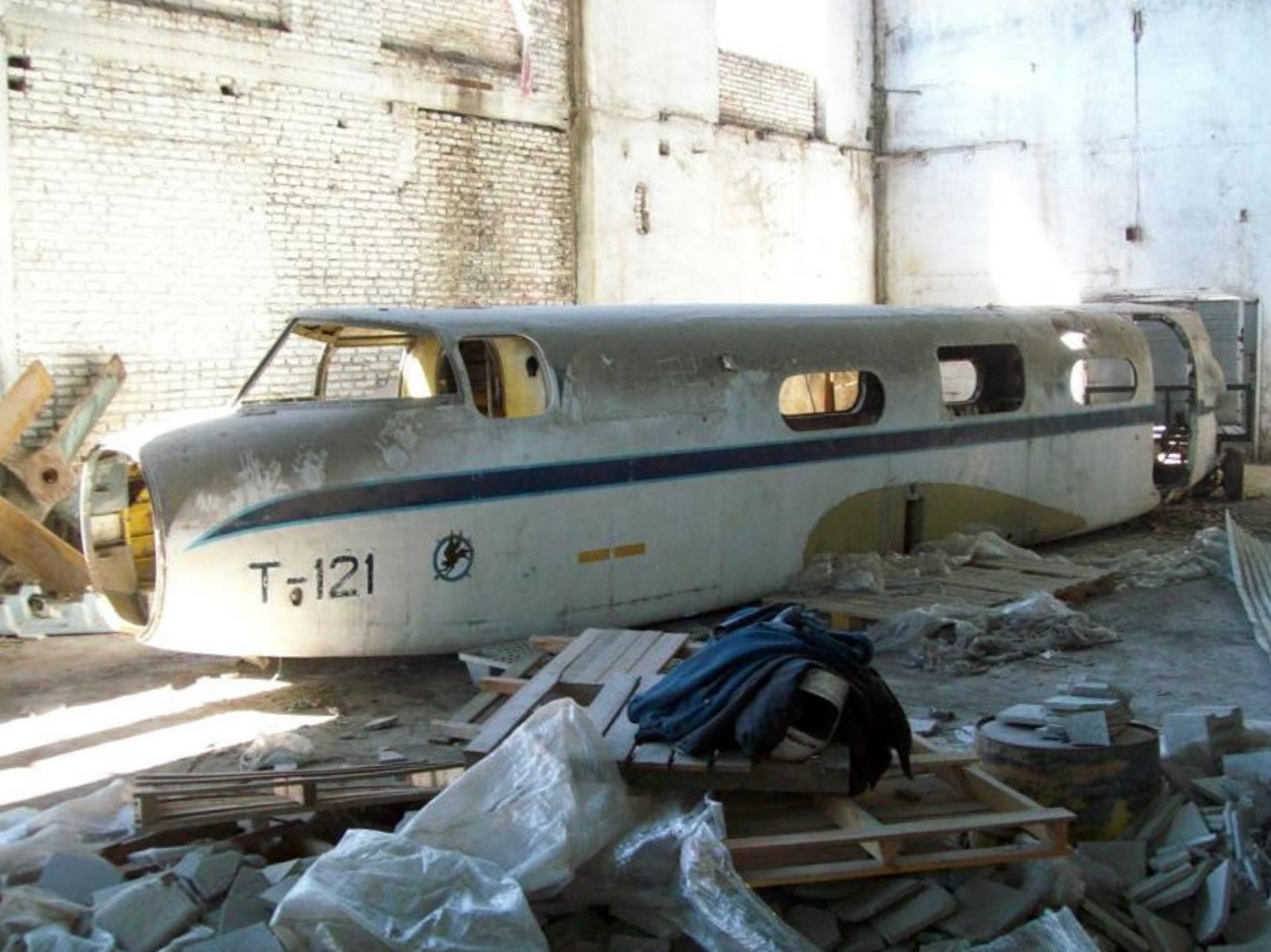 Historias Individuales: T-121 FMA IA-50 G-II Guaraní c/n 13