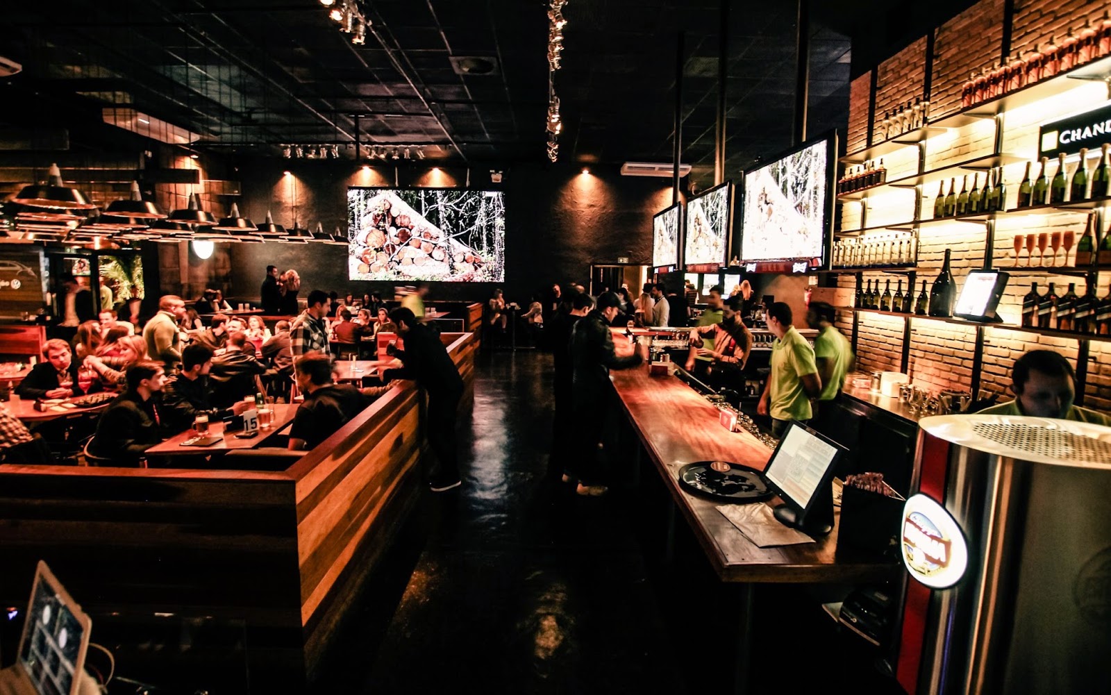 Agenda do Suplemento Cultural: BAR +55 REABRE COM PROGRAMAÇÃO DE VERÃO