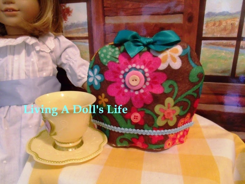 Living A Doll's Life : How To Make - Doll Tea Cozy + Sponge Cake