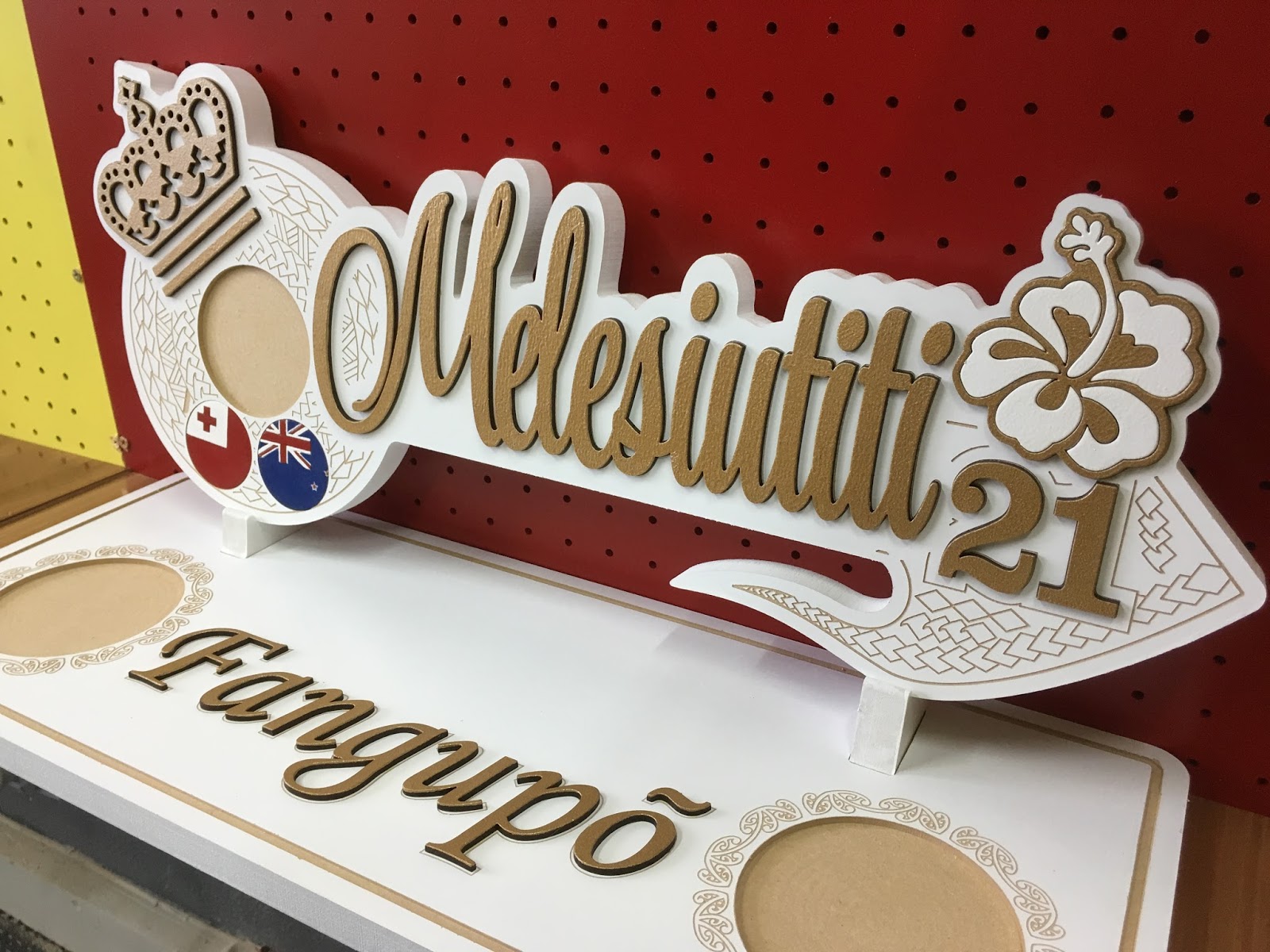 21st CROWN WHITE KEY - 58CM No.170111