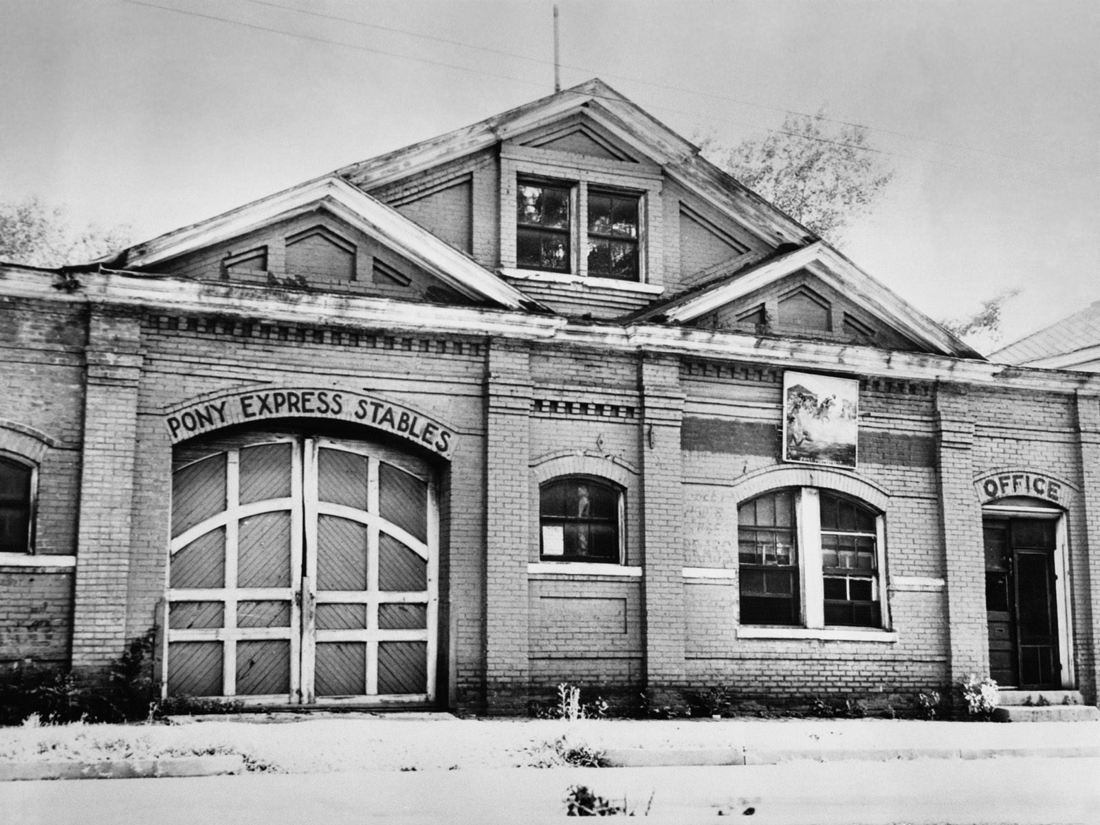 The History Notes: The Legendary Route of Pony Express