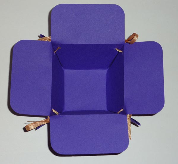 The Papercraft Post: Doily Gift Boxes