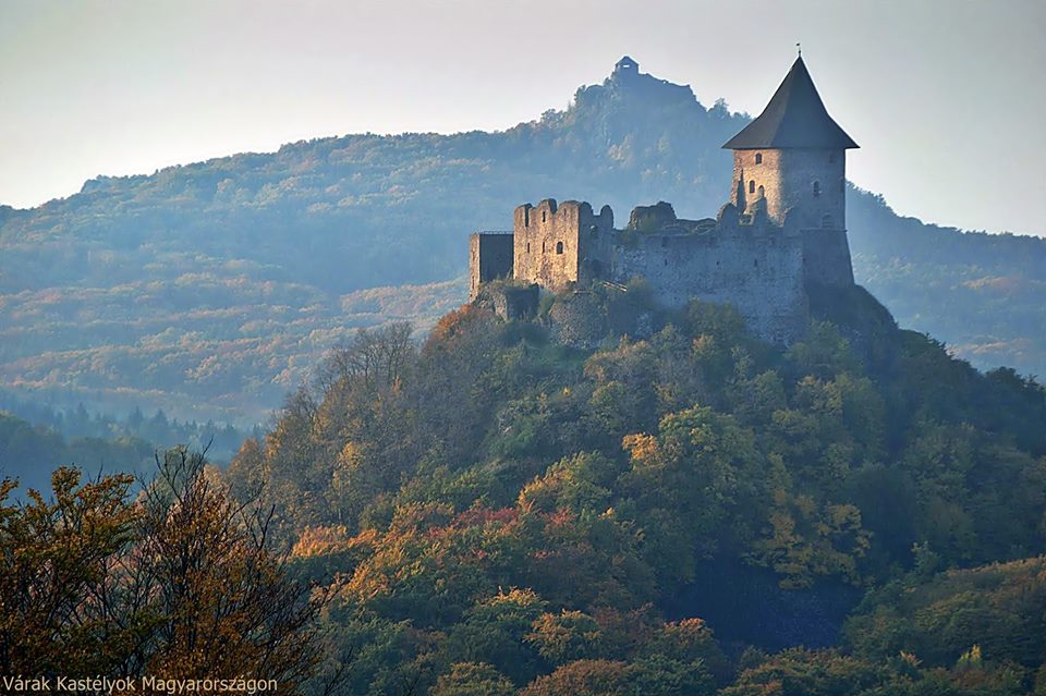 Magyar várak és kastélyok - Utcazaj