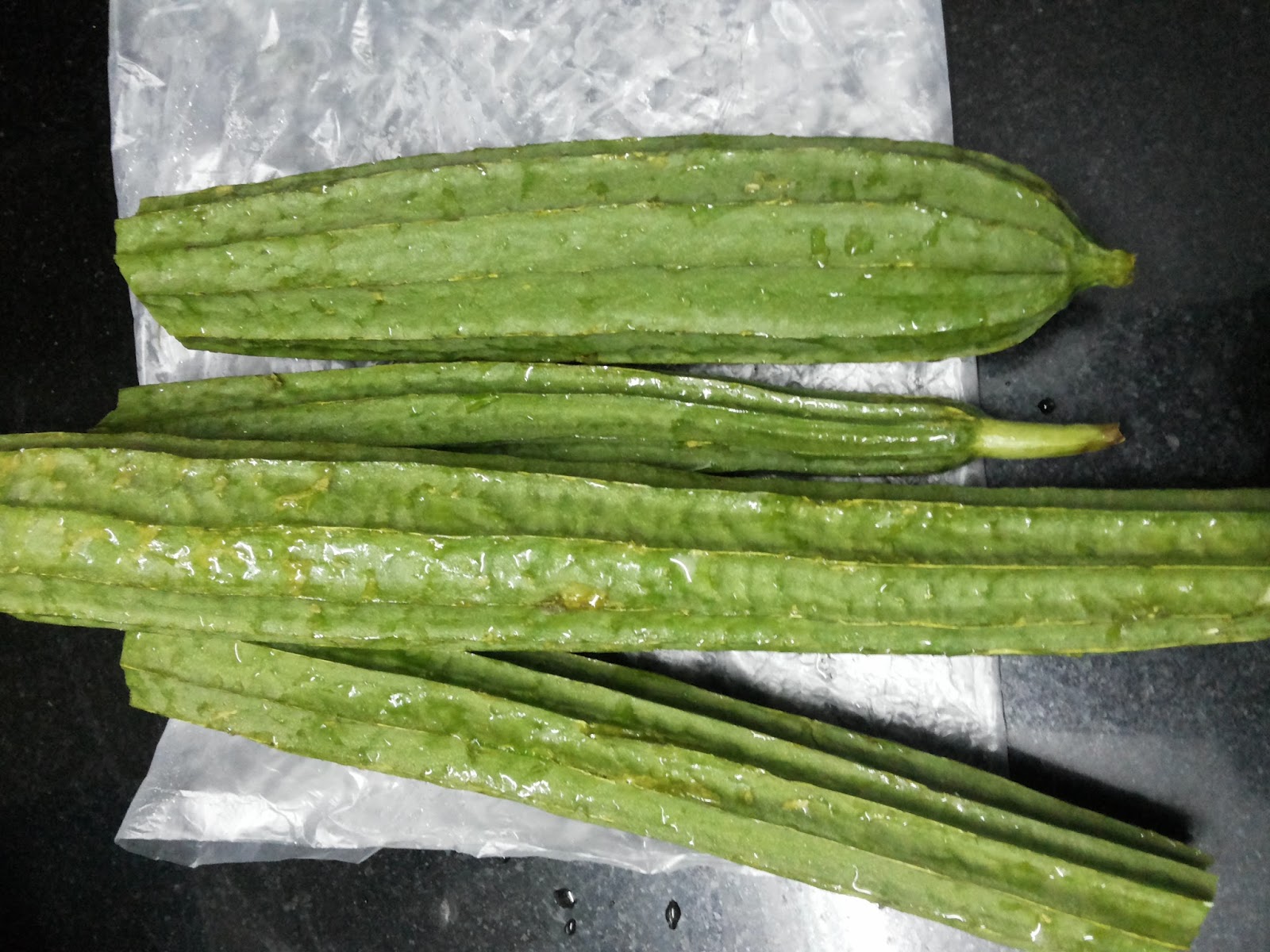 Eat Pray and Cook: Peerkankai Curry / Ridge Gourd Curry