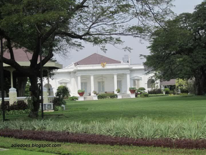 .: adie DOES :.: Bertamu ke Istana Merdeka