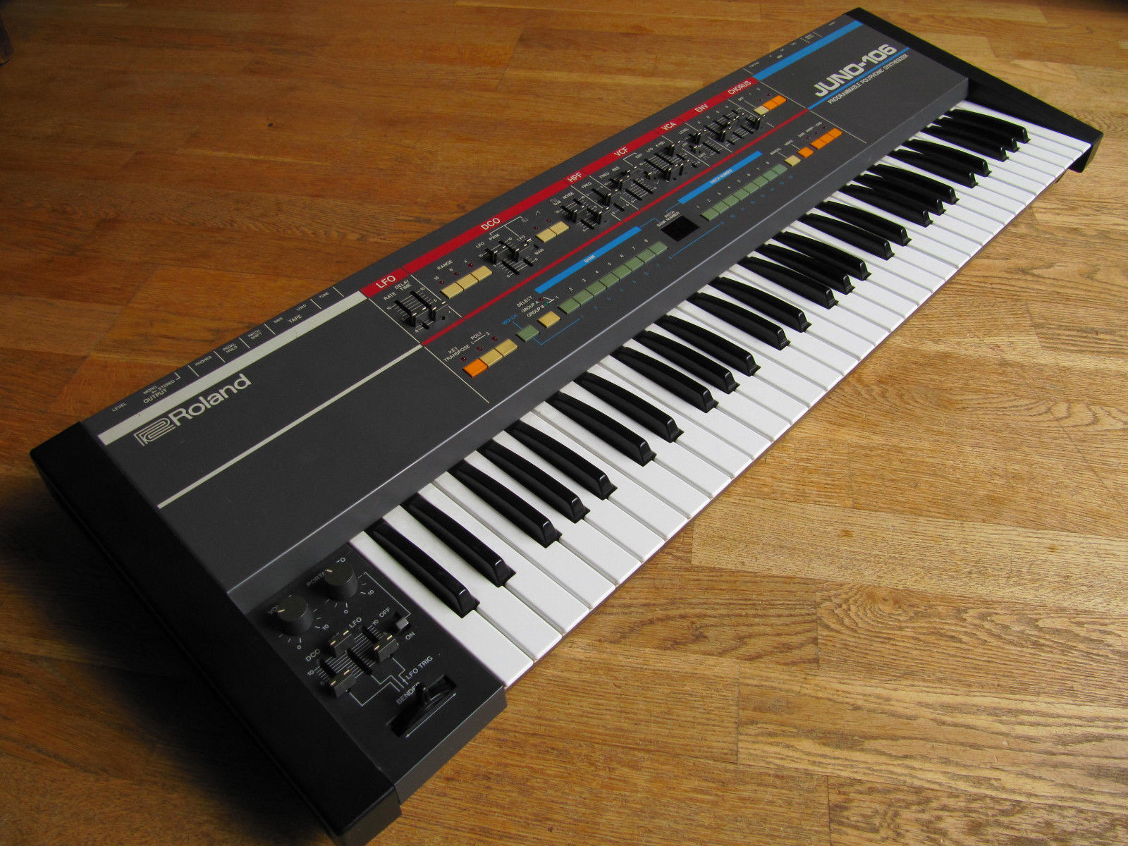 MATRIXSYNTH: Roland Juno-106 w/ Case SN 443016