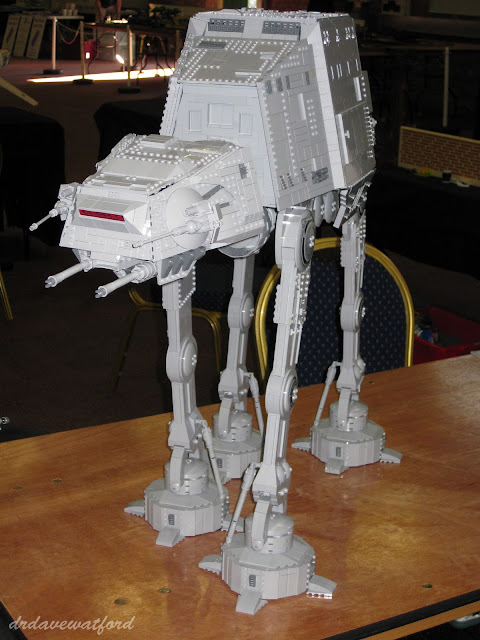 Gimme Lego: Building the Perfect Beast - the UCS AT-AT