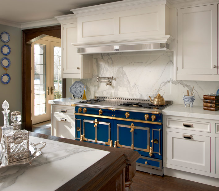 Hydrangea Hill Cottage: La Cornue Ranges