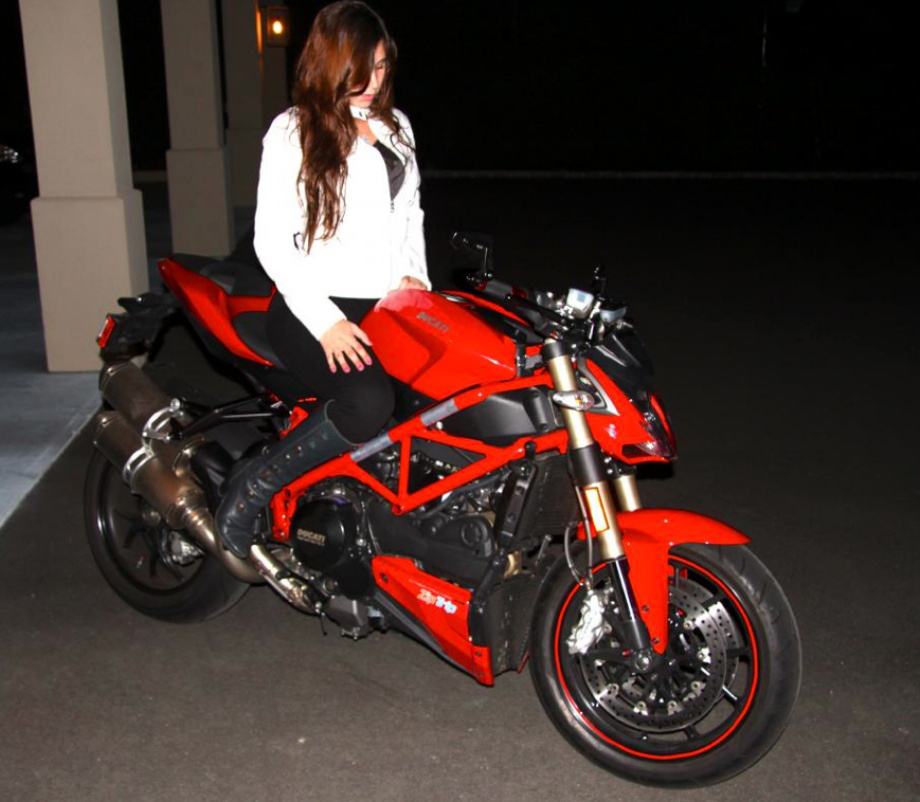 Moto Babes: Moto Sports Hot Babes