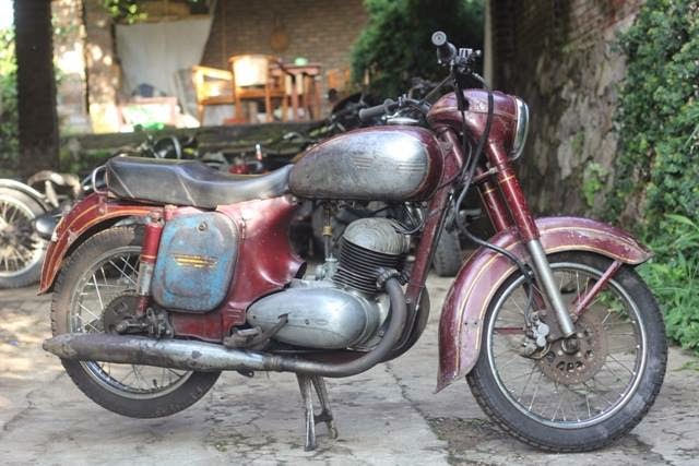 Motor Antik Kuno Jawa 1961 Dijual - BANDUNG - LAPAK MOBIL DAN MOTOR BEKAS