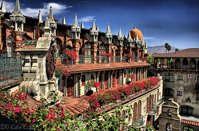The Mission Inn looks like an amazing castle