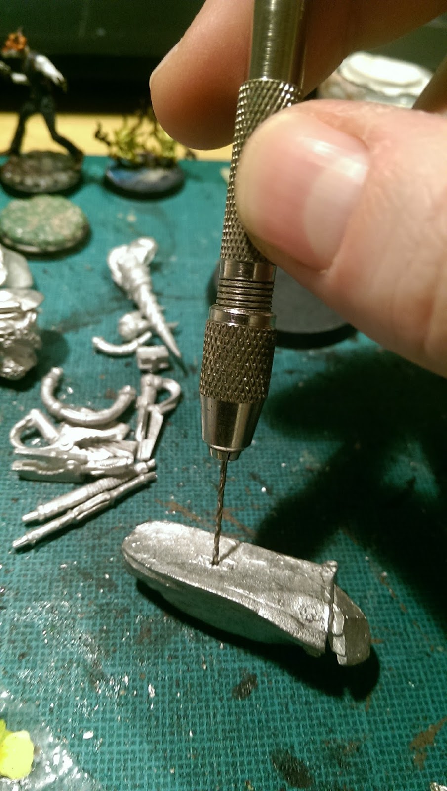 Pinning Minis - Delphan Gruss Construction