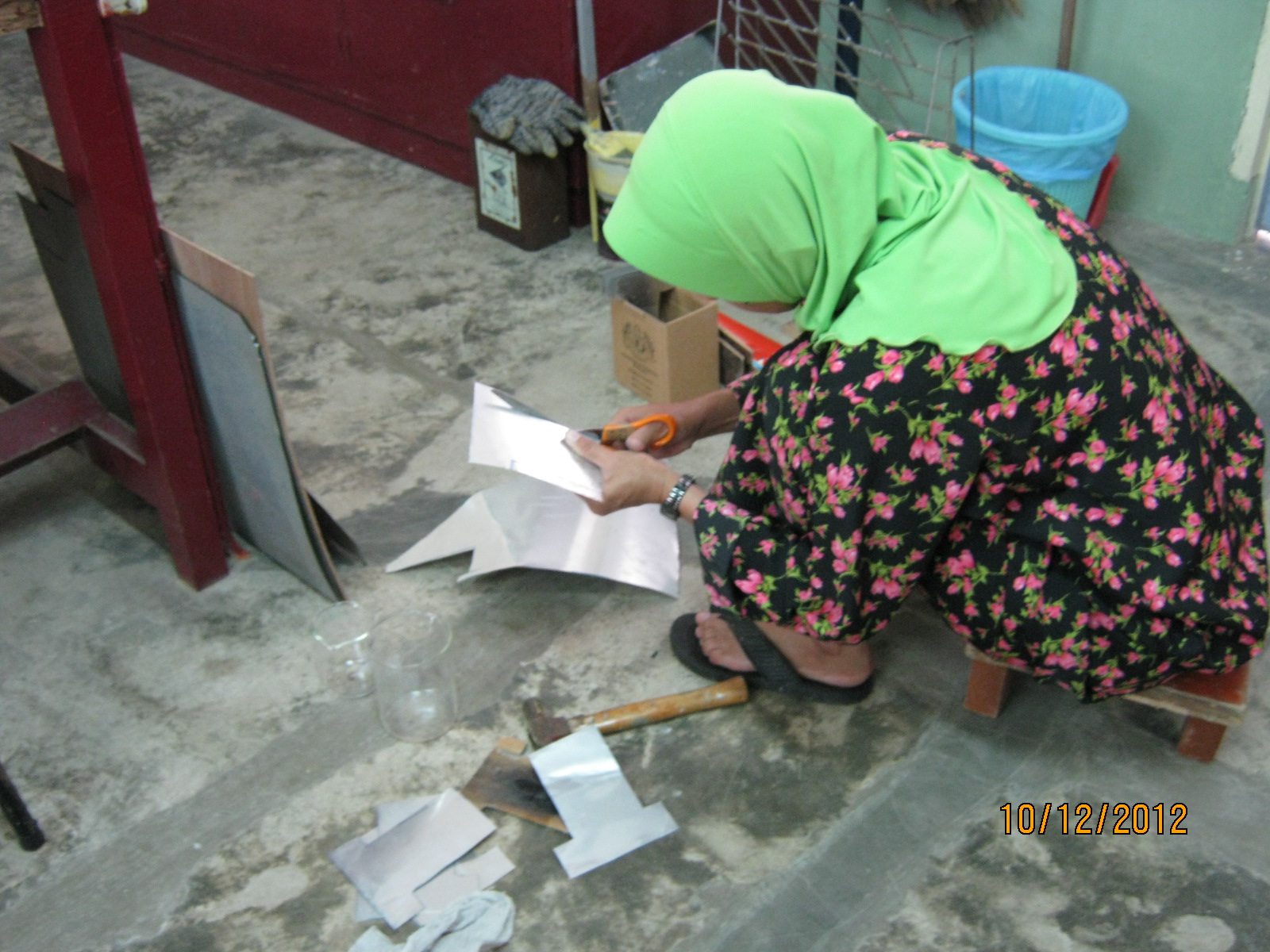 Makmal Sains Sekolah: MENYELENGGARA ALATAN SAINS