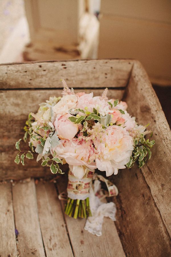 Making your own rustic Flower Bouquet | Glamour Coastal Living