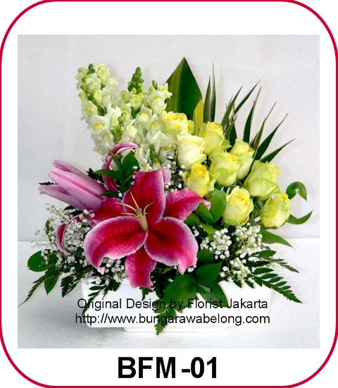 Rangkaian Bunga Meja Minimalis | Telp 021-41675773 | Florist Krisna ...