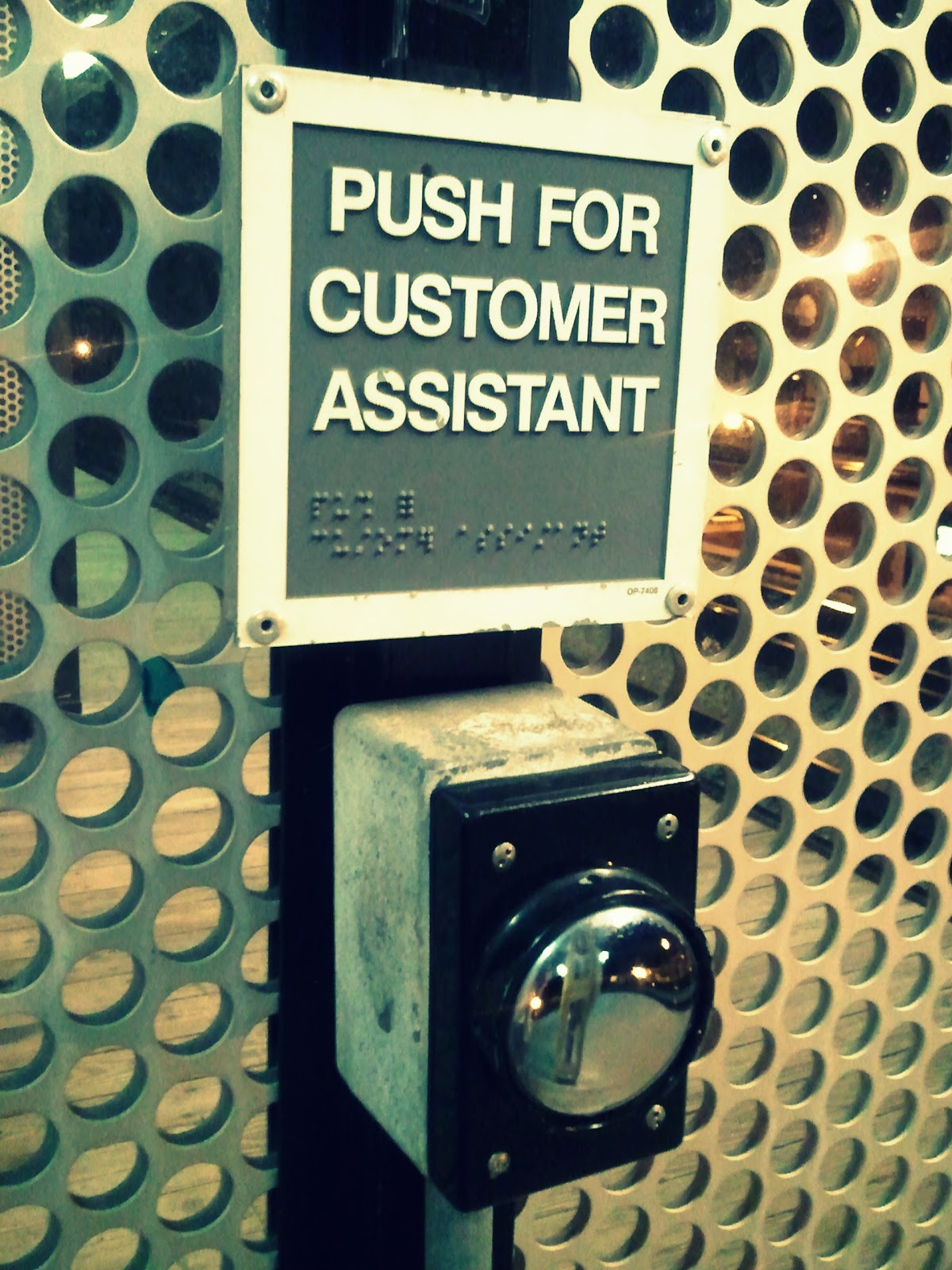 Chicago Photos: CTA: Push For Customer Assistant