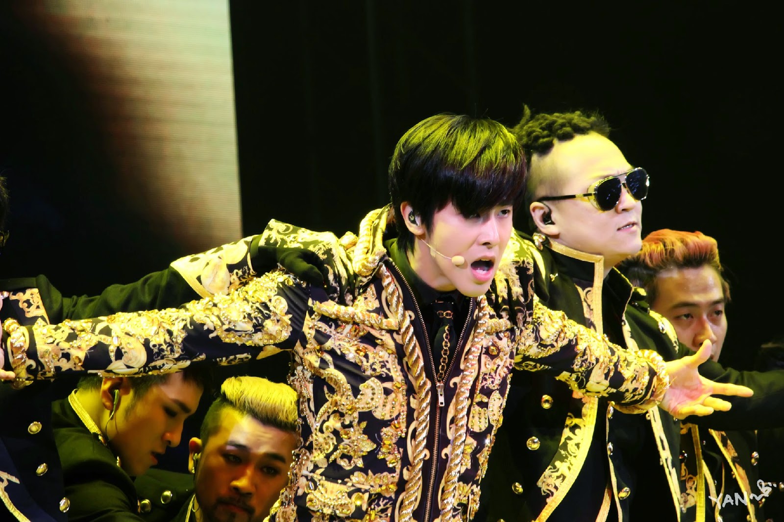 UKNOW PARADISE: [HQ PIC] 150124 Yunho at TVXQ! Special Live Tour ...