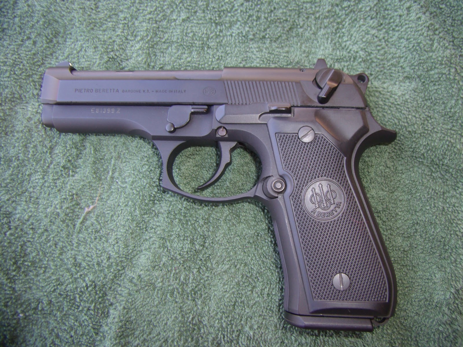 THE DAYWALKERSDAD: Beretta 92FS Review
