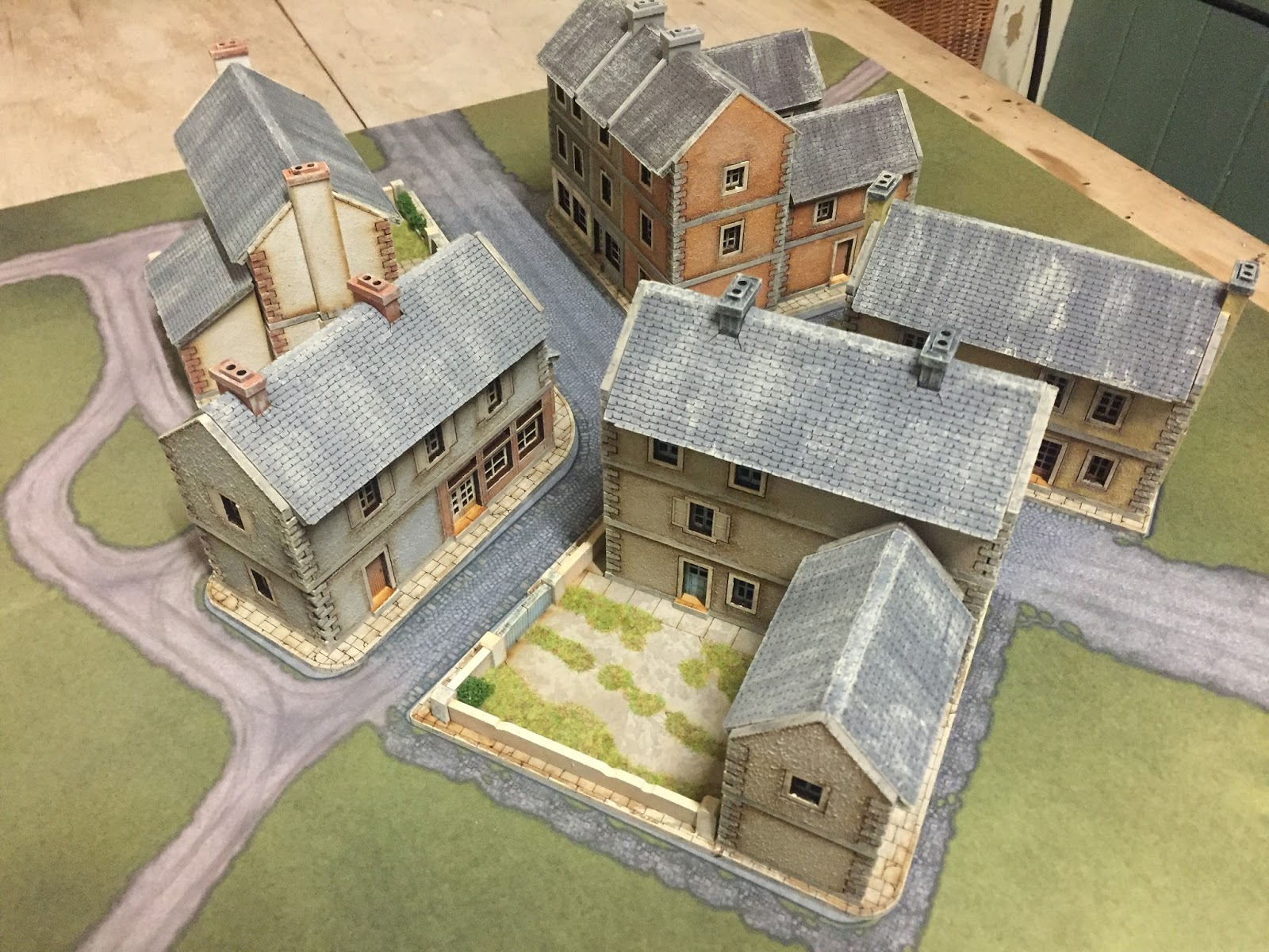 This Life in Lead: Crescent Root 15mm World War II Buildings
