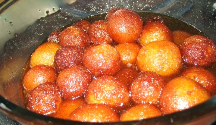 Curries & Chutneys: Gulab Jamoon