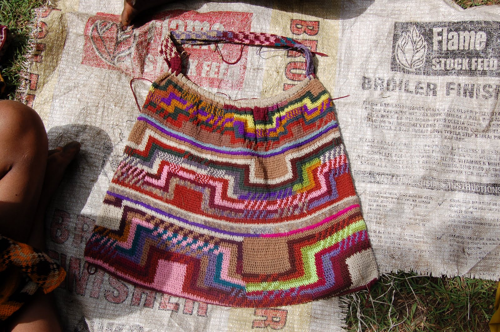 Melanesian Online Classified: bilums from Mt. Hagen - buy one to help ...