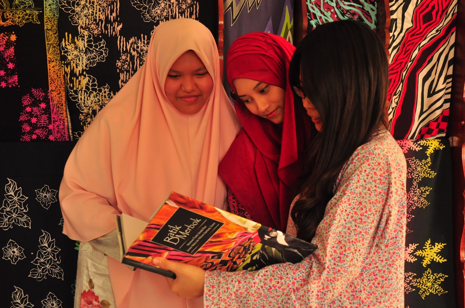 zuraidazakaria.blogspot.com: Intai-intai Batik Merbok