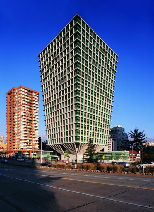 Arquitectura Reciente: Edificio Cruz del Sur - Santiago, Chile