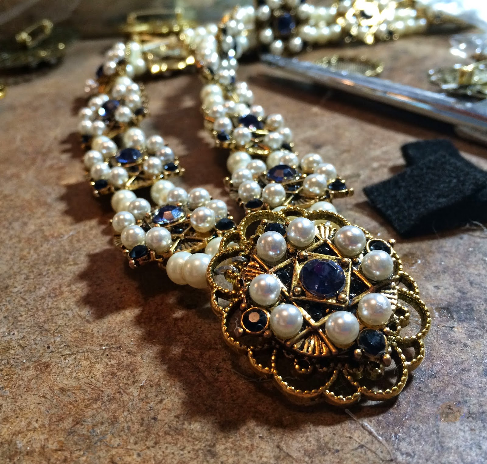 TrulyHatBlog: new girdle and carcanet set for a customer!