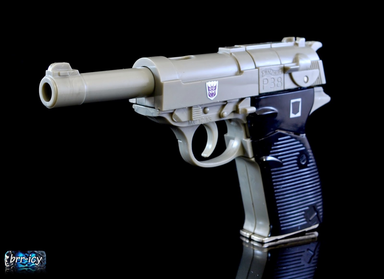 Brr-icy's Transformers Reviews: Japanese G1 #16 Megatron