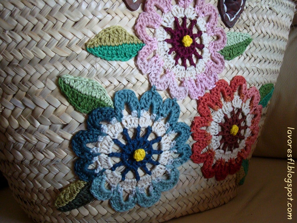 Lãs com Tons: Alcofa de Praia com aplicação em Croché