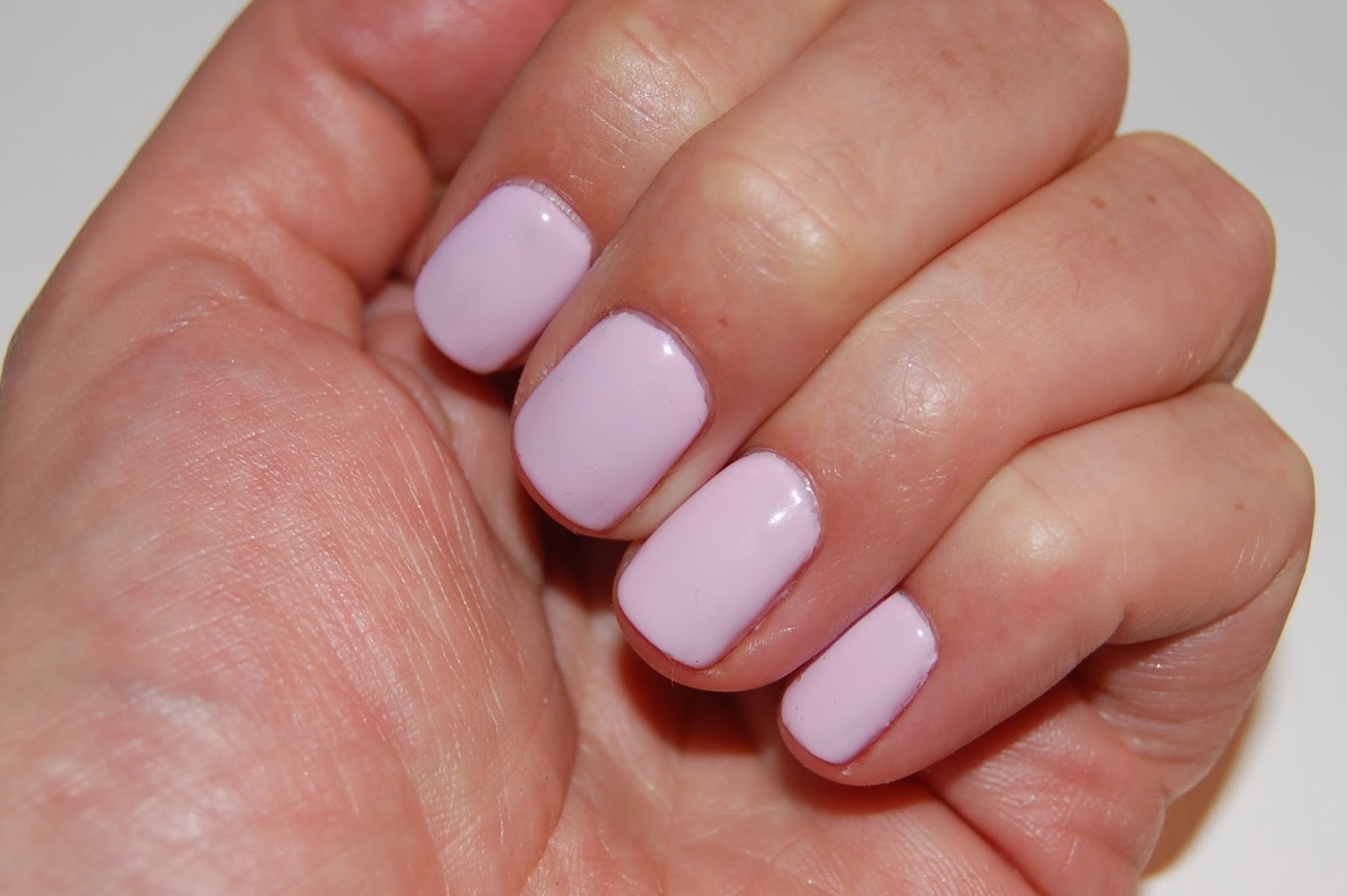 Lipstick Fridays - Beauty Blog: Back with Shellac Cake Pop