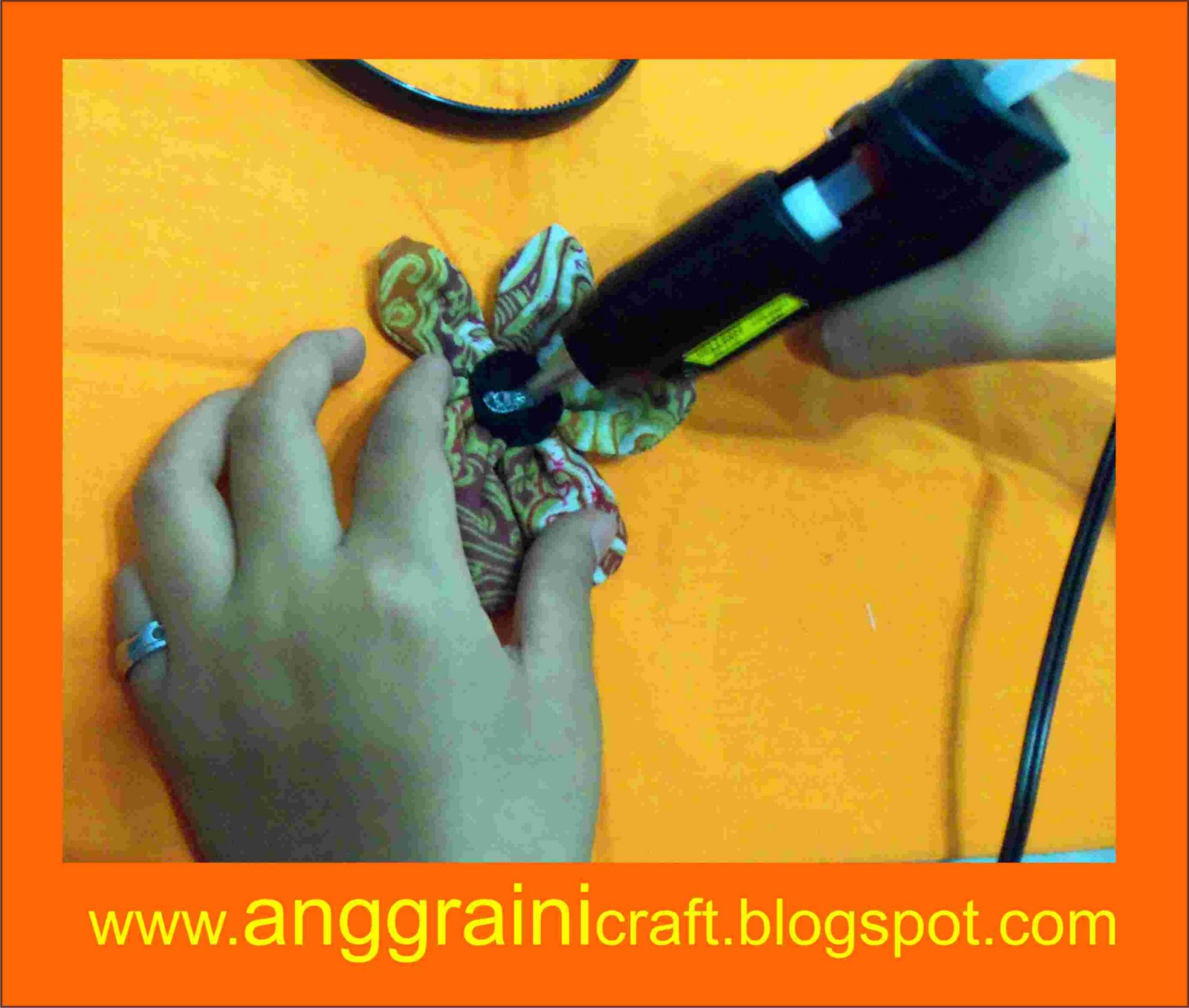 Anggraini craft: tutorial: Bondu cantik dengan hiasan bunga perca