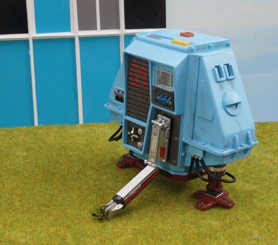 MOONBASE CENTRAL: Silent Running Dewey Huey Robot Scratchbuild by Kevin D