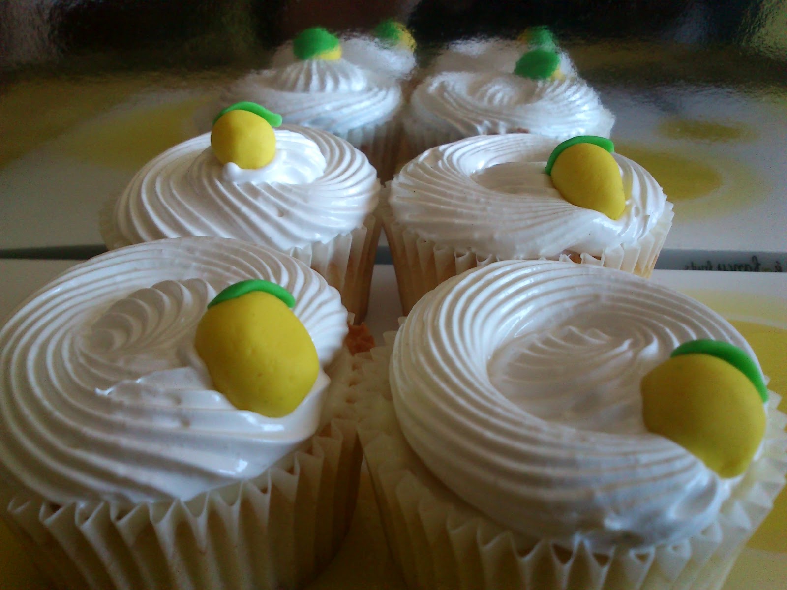Cupcakes: LEMON PIE CUPCAKES