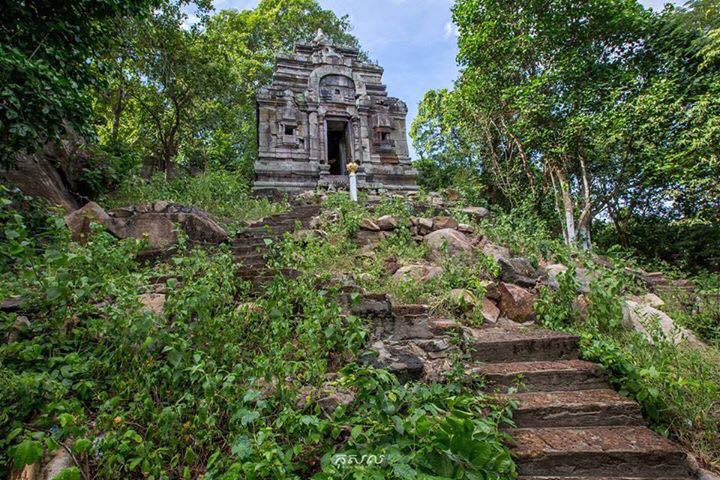 Villagers Learn the History of Phnom Chisor in Cambodia ~ Read All Time