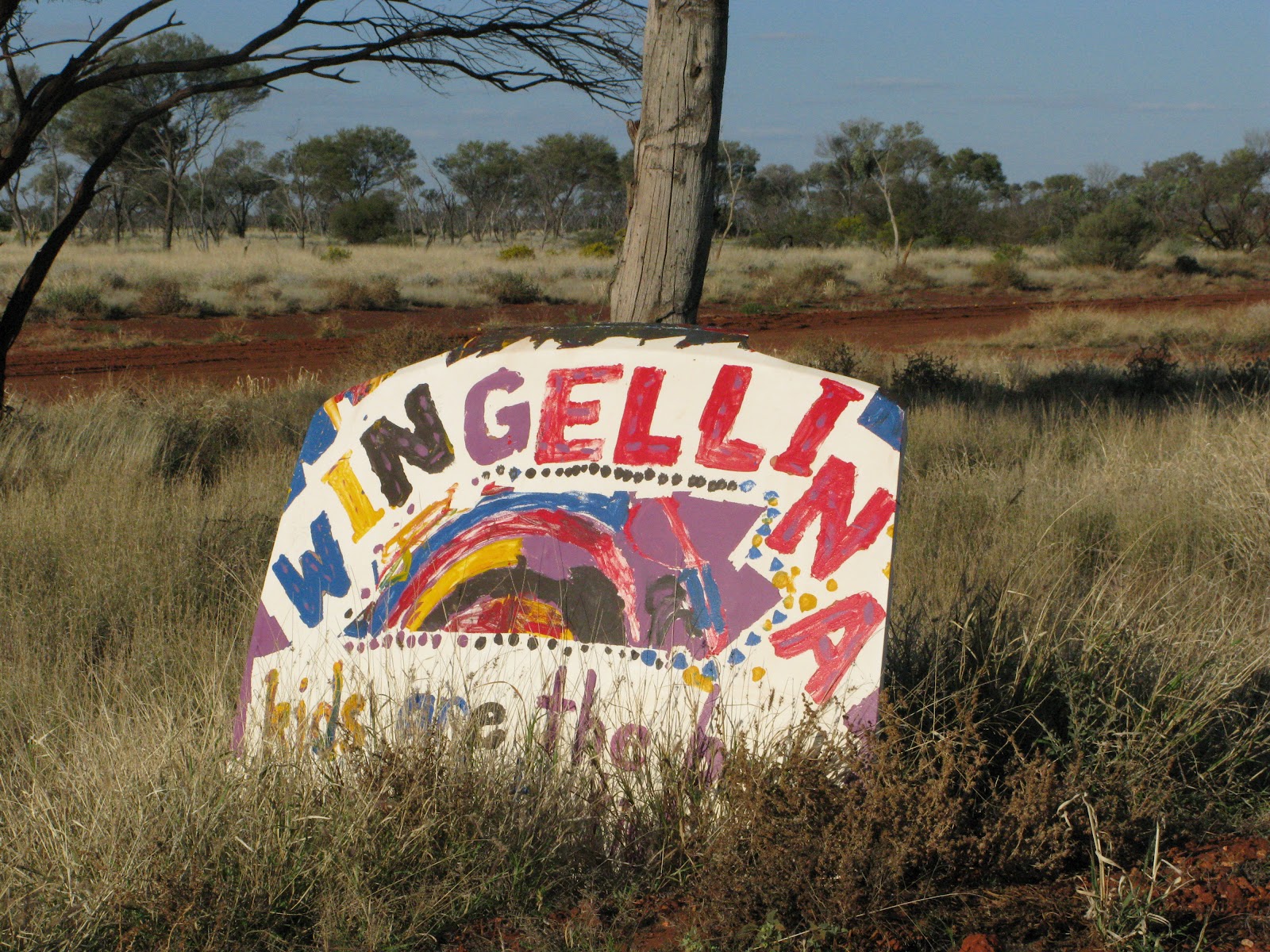 2GreyNomads Australia and The World: Wingellina July 2011 - Jan 2012